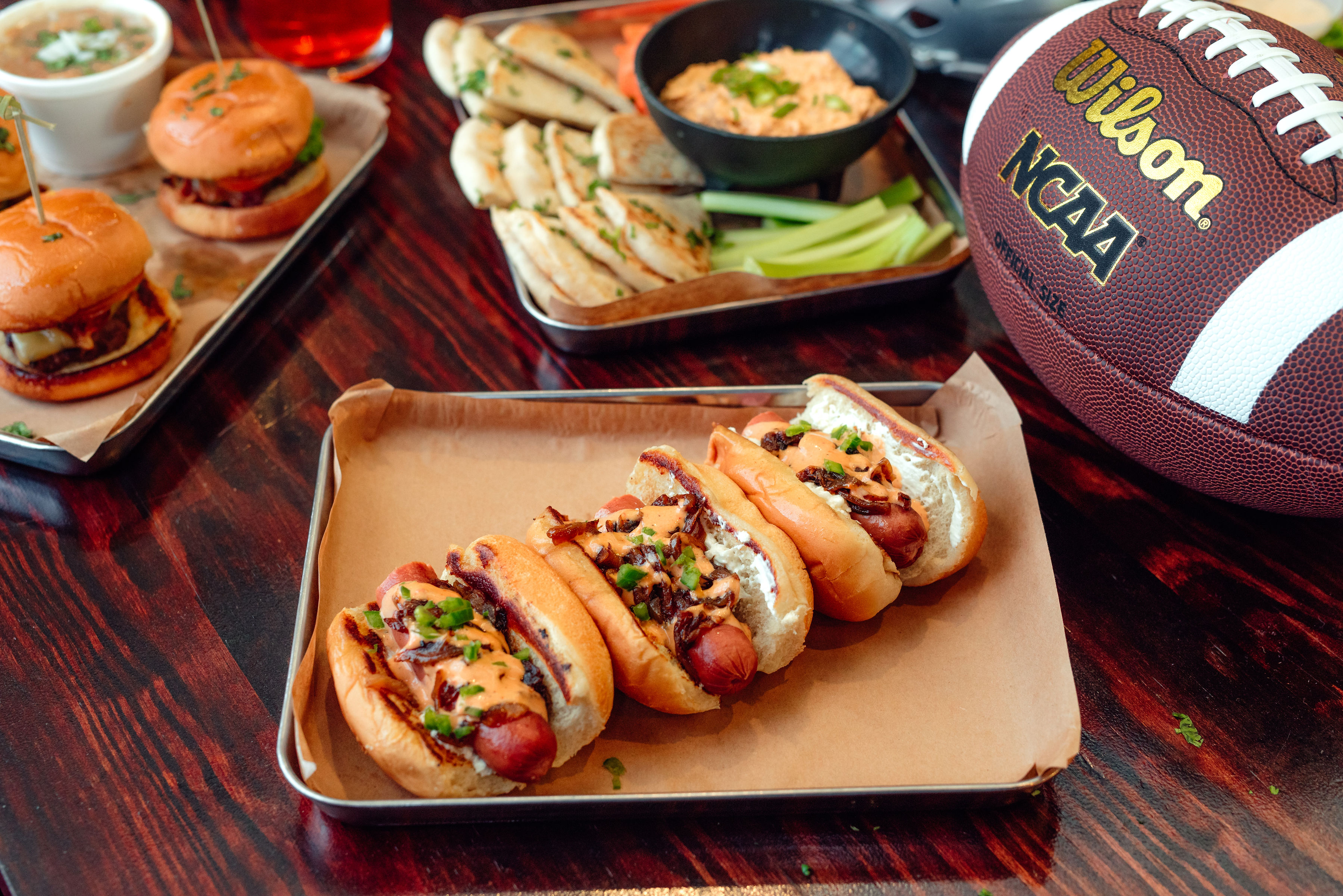 Deep Ellum Sports Bars | Late Night Food | Happy Hour | Off The Cuff