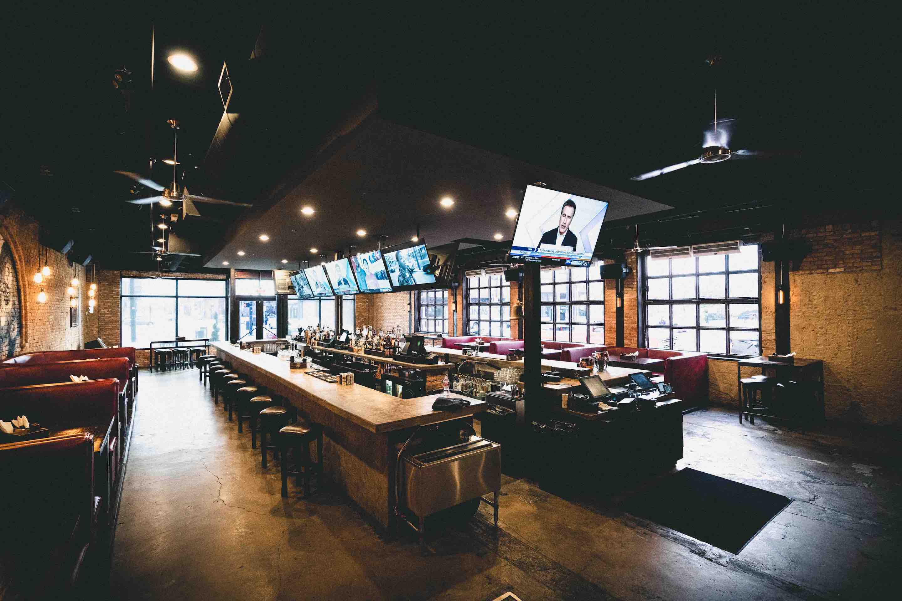 Deep Ellum Sports Bars | Late Night Food | Happy Hour | Off The Cuff